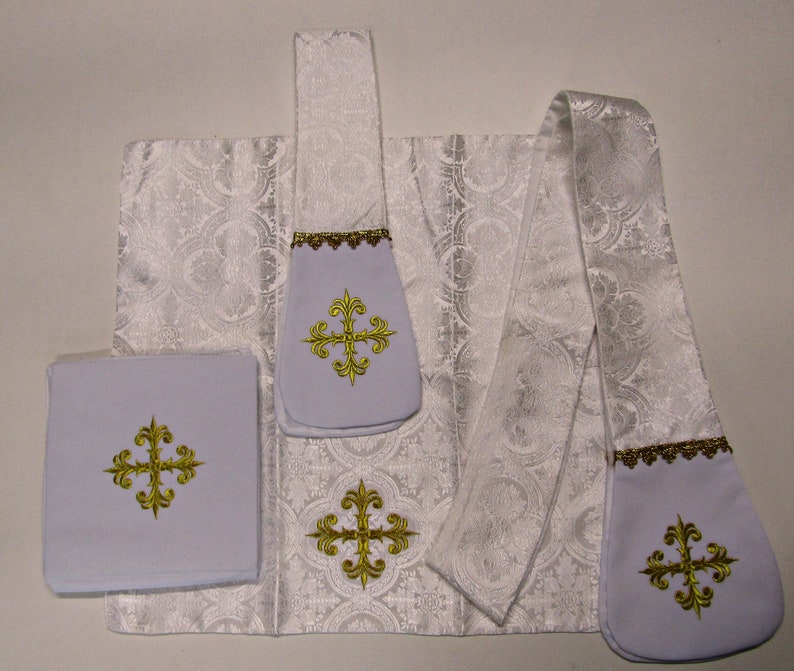 Roman Chasuble - Sacred Heart of Jesus - Etsy