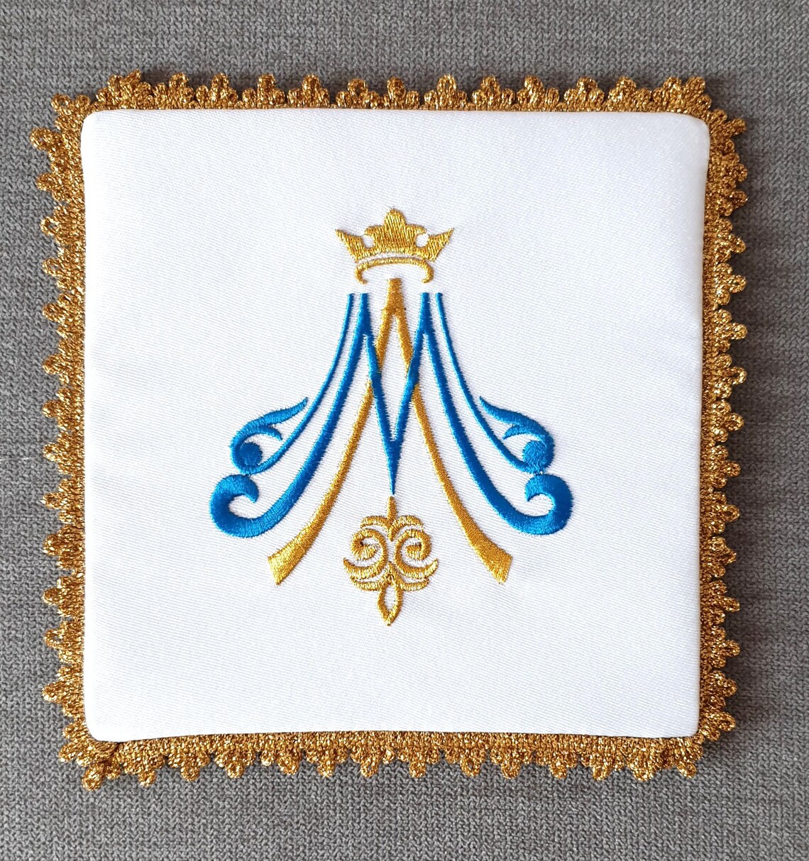 Embroidered Chalice Pall M Marian Pattern - Etsy