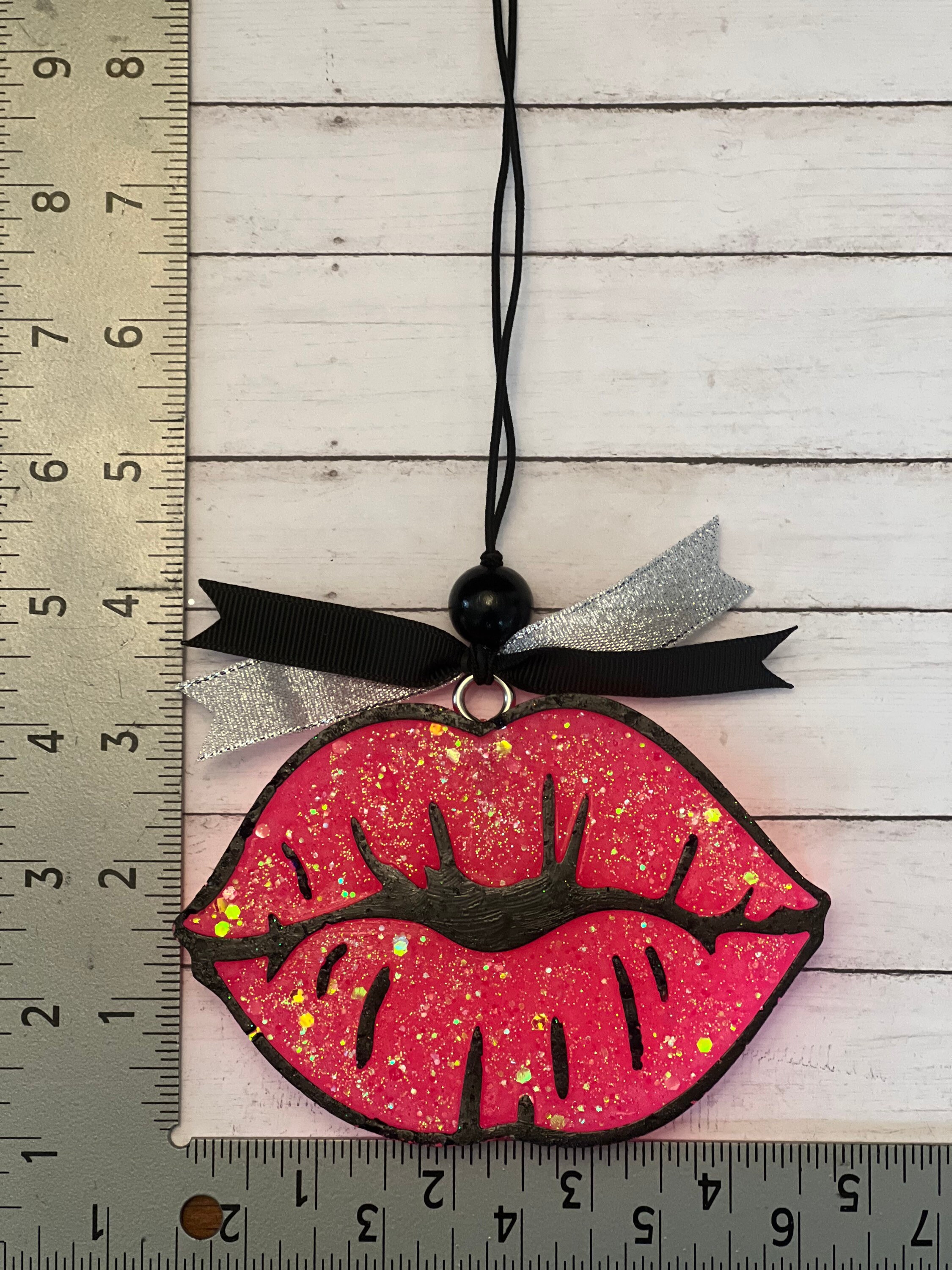 Large Lips With Glitter Bow and Bead. - Etsy
