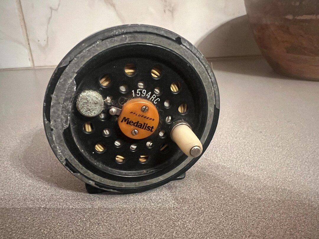 Vintage PFLUEGER 1594 RC Fly Reel USA. - Etsy