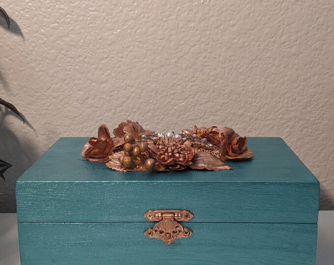Charming Decorative Box Makes a Unique Office Holiday Party Gift. Add ...