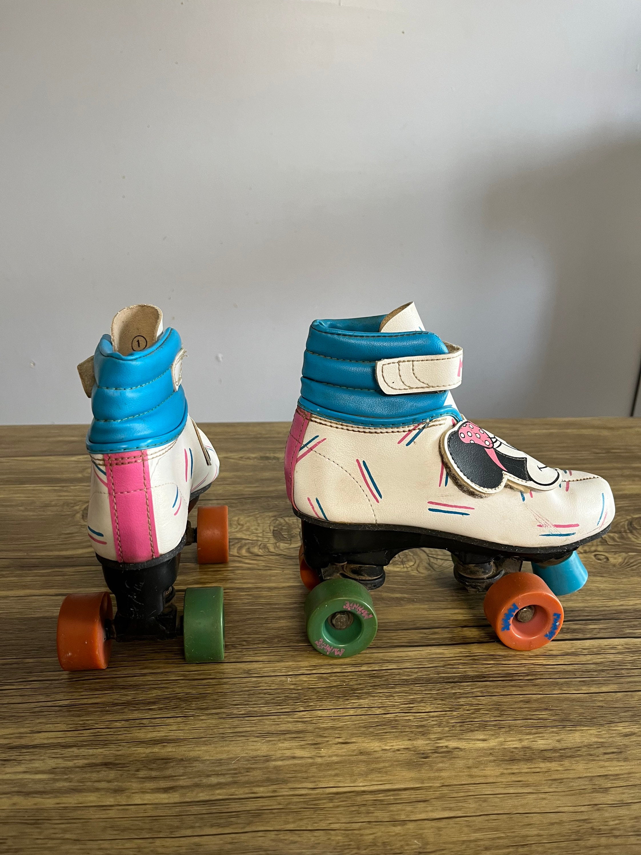 Vintage 80s Minnie Mouse Roller Skates Child Youth Sz 1 Disney - Etsy