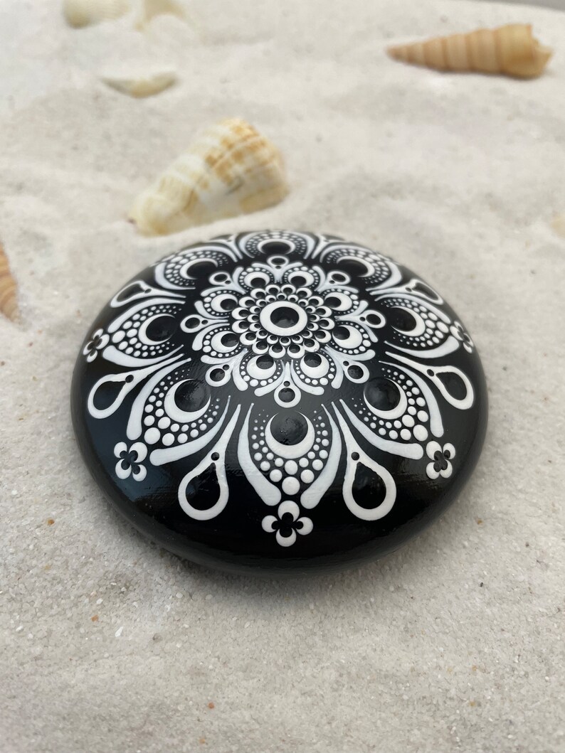 Dot Art Mandala Stone Hand Painted Rock Paperweight Mandala - Etsy