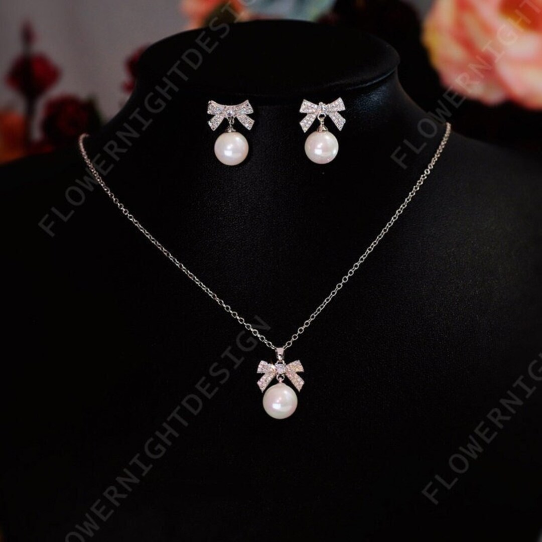 Bow Necklace Bow Pearl Necklace Swarovski Pearl Bow - Etsy