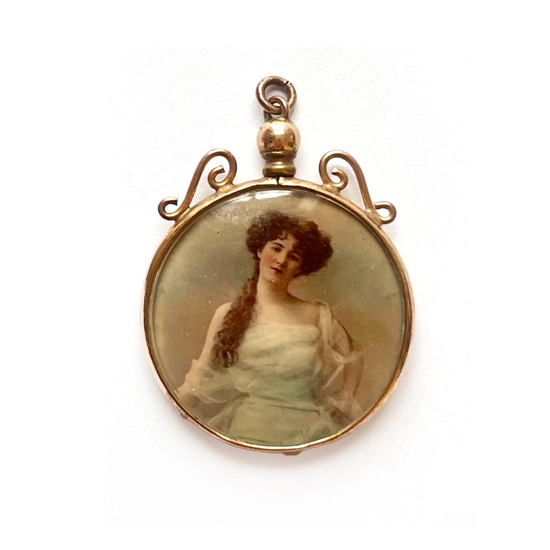 Large Round Antique Rolled Gold Portrait Locket - Etsy