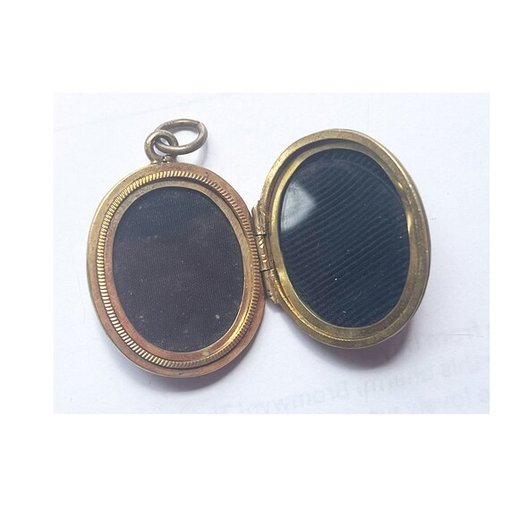 Large Antique Gilt Oval Locket - Gem
