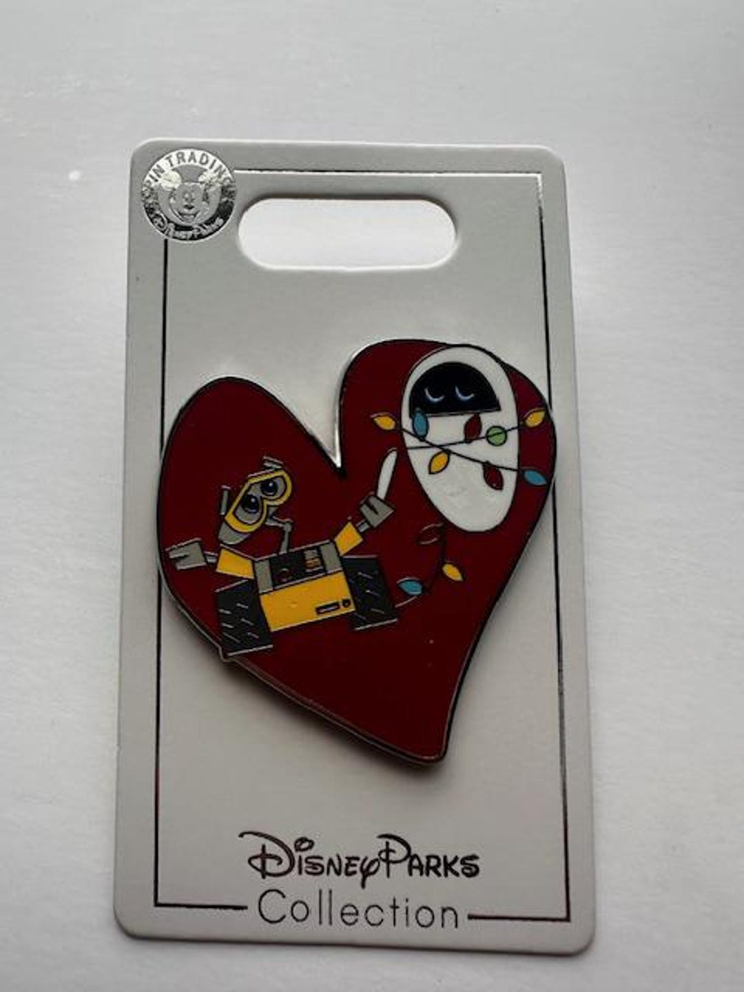 Disney Pixar Wall-e and Eva Holiday Christmas Pin Lights Heart Eva ...