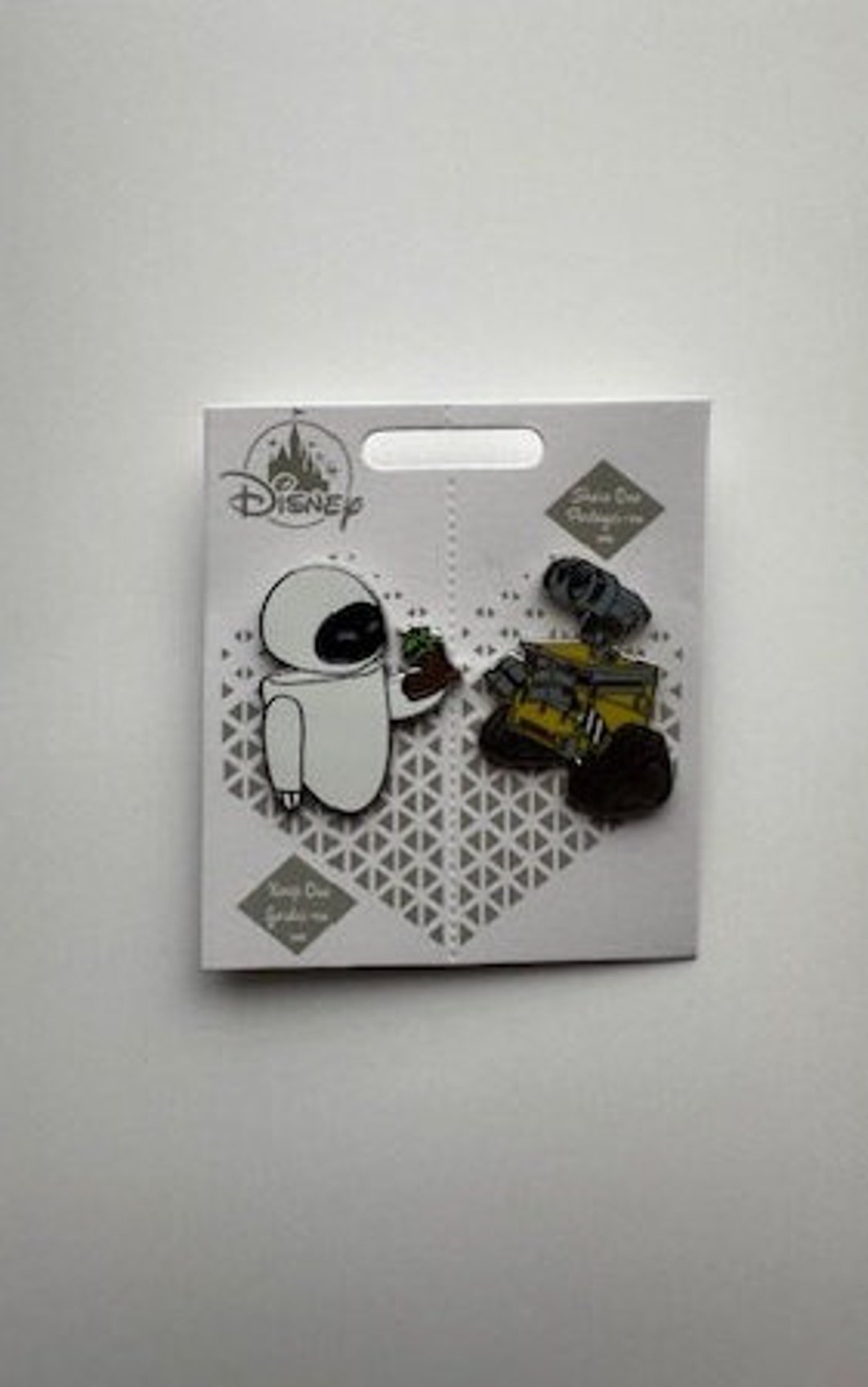 Disney Pixar Wall-e Eve 2 Pin Set 2 Pins New on Splitting Card to Give ...