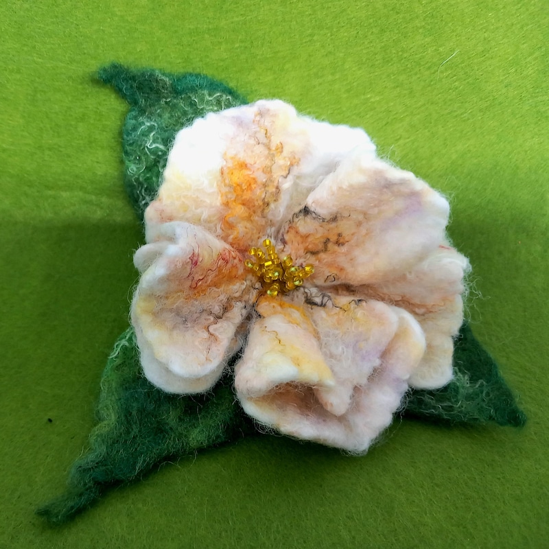 Felt Brooch Necklace - Etsy UK