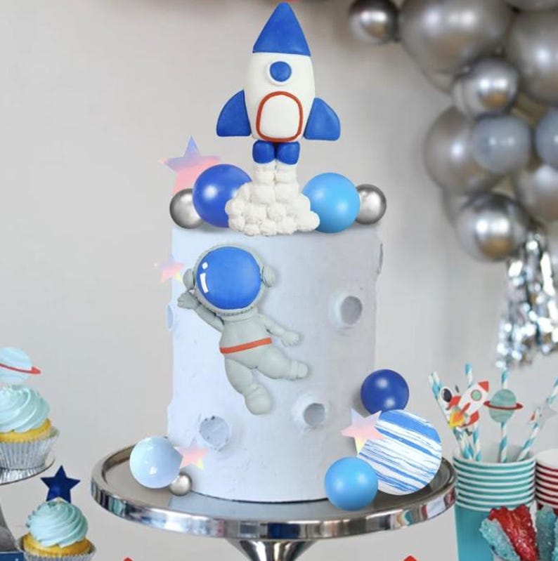 Astronaut Cake Topper Set: Space Theme Birthday Party Decor - Etsy