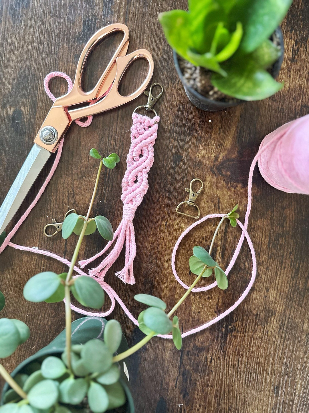 Light Pink Swirl Design Macrame Keychain, Handmade Macrame Keychain ...