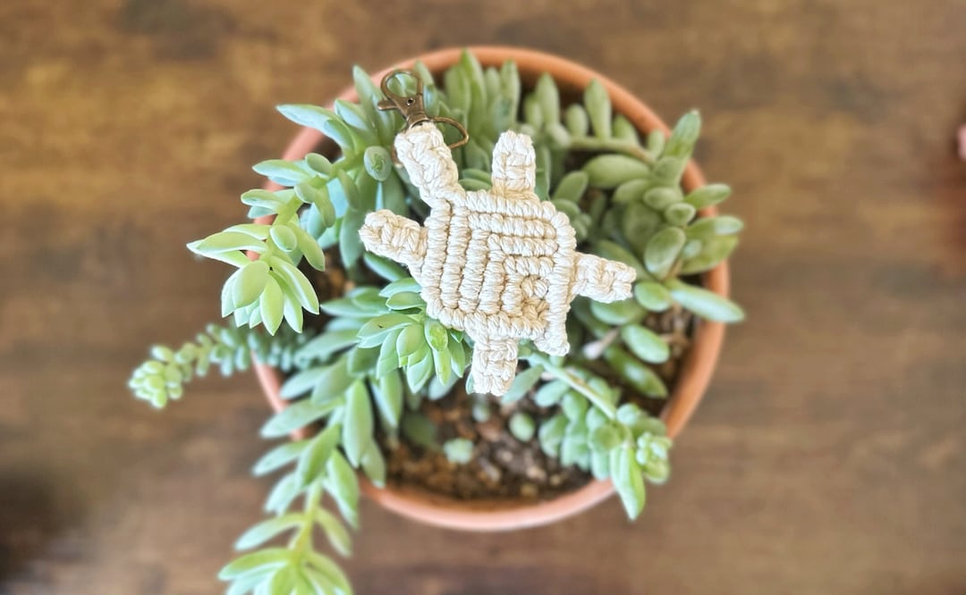White Macrame Turtle Keychain, Sea Turtle Keychain, Macrame Tortoise ...
