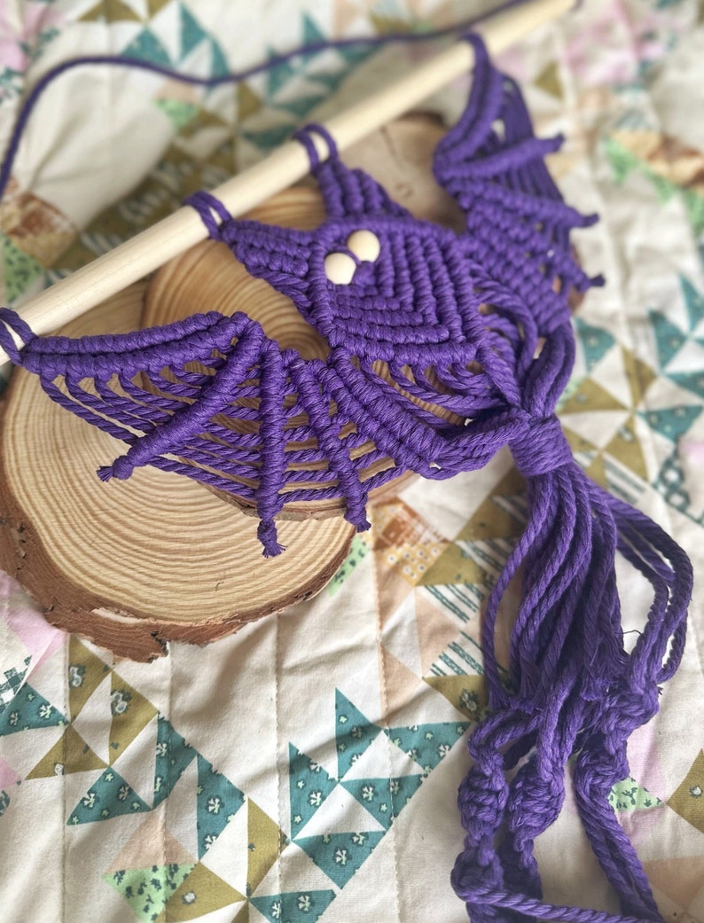 Macrame Bat Plant Hanger, Halloween Macrame, Witchy Room Decor, Spooky ...
