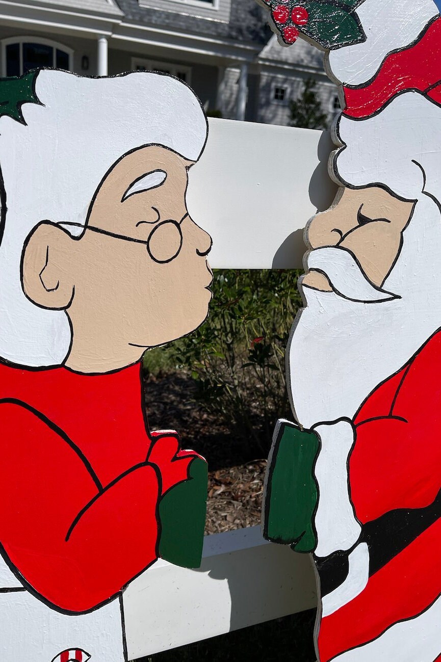 Large Outdoor Christmas Kissing Santa Wooden Cutouts/ 2 Pack, One Santa ...