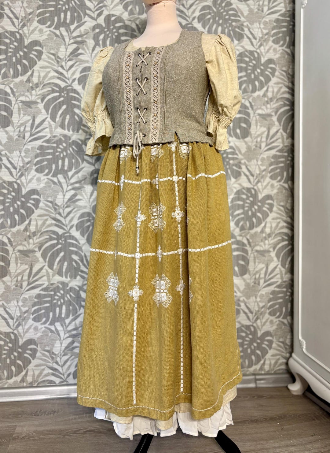 Medieval Dirndl Dress, Linen Cosplay Costume With Vest & Apron - Etsy