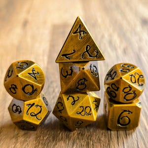 Gold Dragon Wyrmling DND Dice Set - Etsy