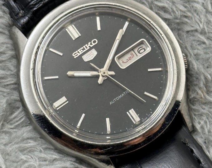 Vintage Seiko 5 Automatic Black Dial With Silver Case Day/date Caliber No 7005 Wrist Watch Japan ...