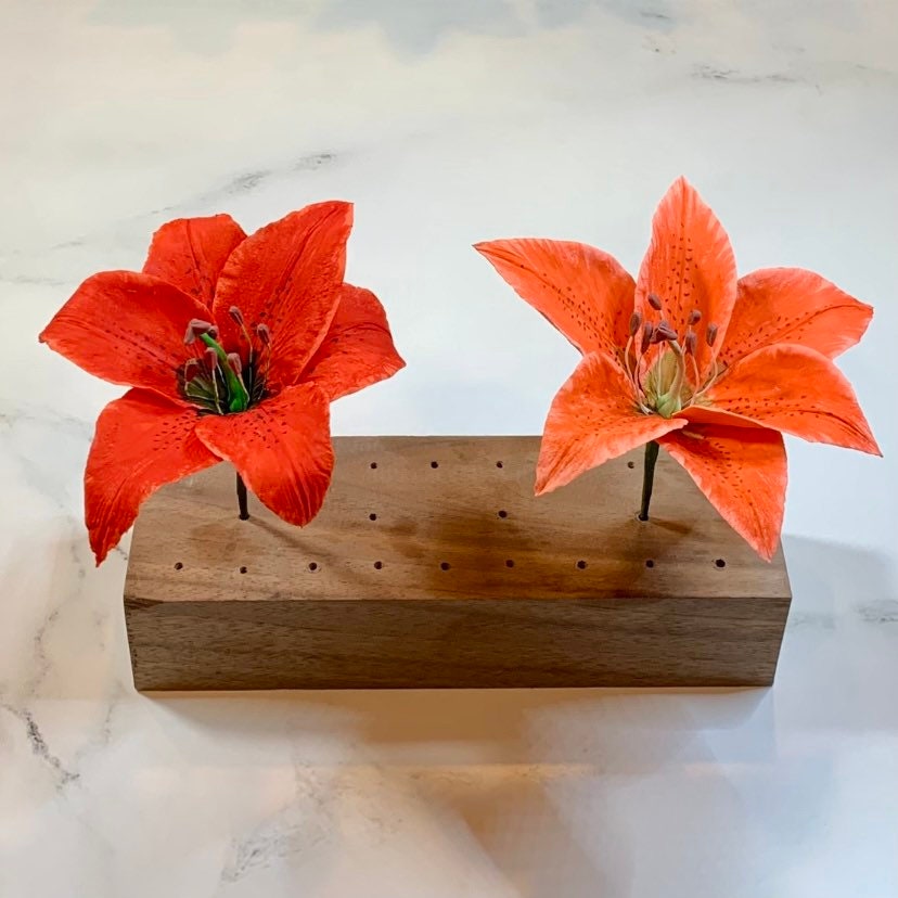 Lily Cake Topper Lily Sugar Flower Cake Decoration Sugar - Etsy