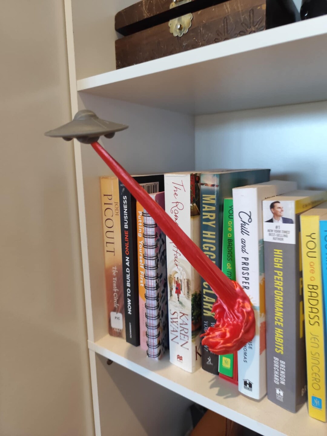 Alien Flying Saucer Book Nook, Whimsical 3D Printed Bookshelf Divider ...