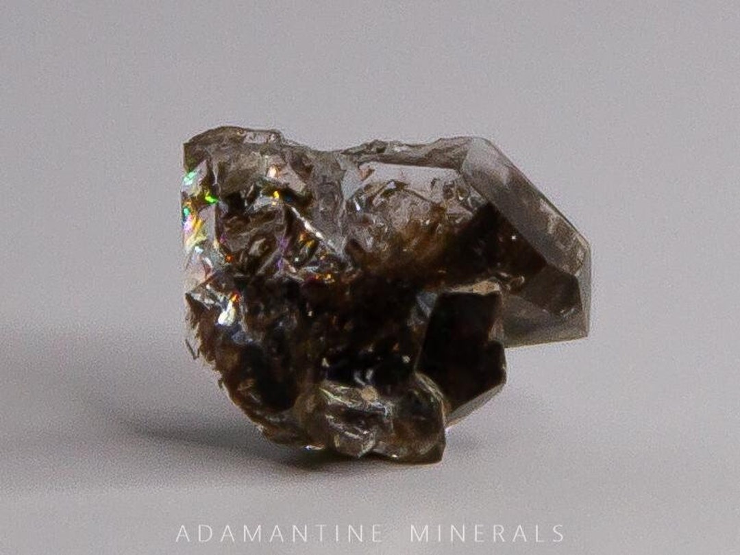 Twinned Herkimer Diamond With Internal Rainbows and Anthraxolite ...