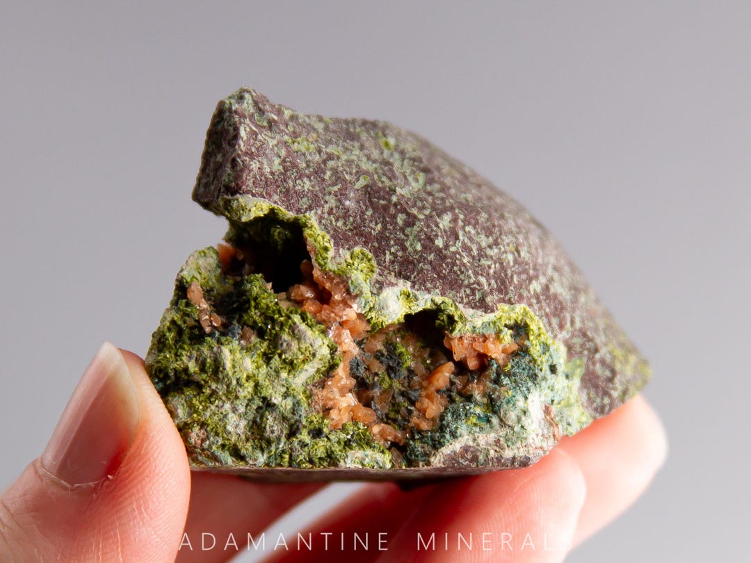 Amygdaloidal Basalt With Adularia, Epidote, and Tenorite-coated Copper ...