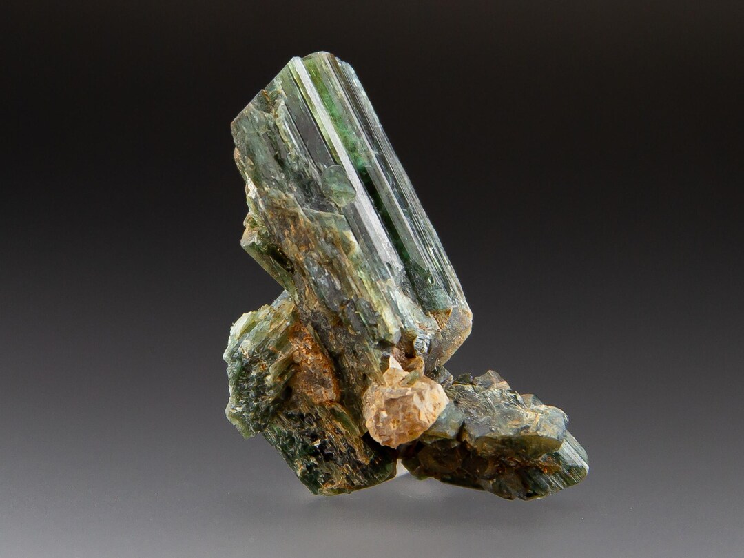 Green Actinolite Crystal With Good Luster From Hastings County, Ontario ...