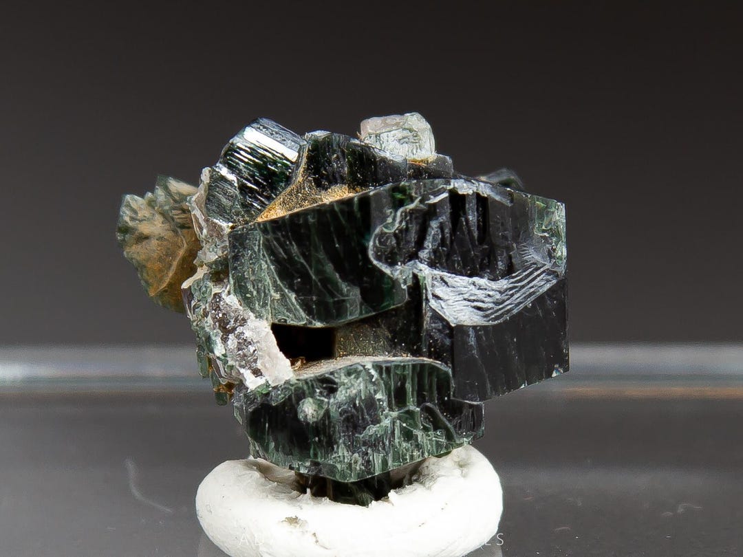 Green Actinolite Crystal Cluster From Ontario, Canada, 16 Mm - Etsy