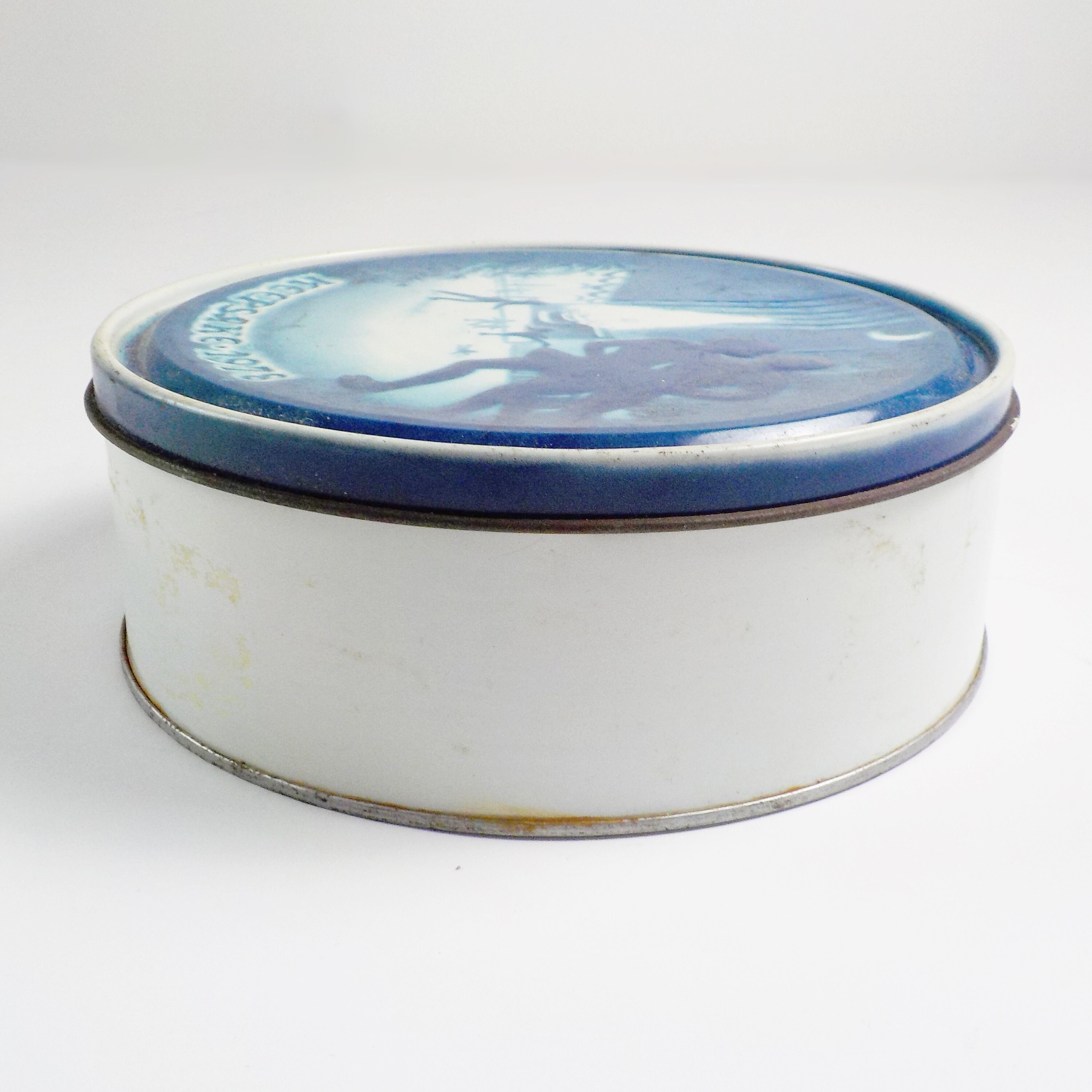 Vintage Round Metal Tin 1978 Keepsake Night Skaters Fruitcake Tin - Etsy