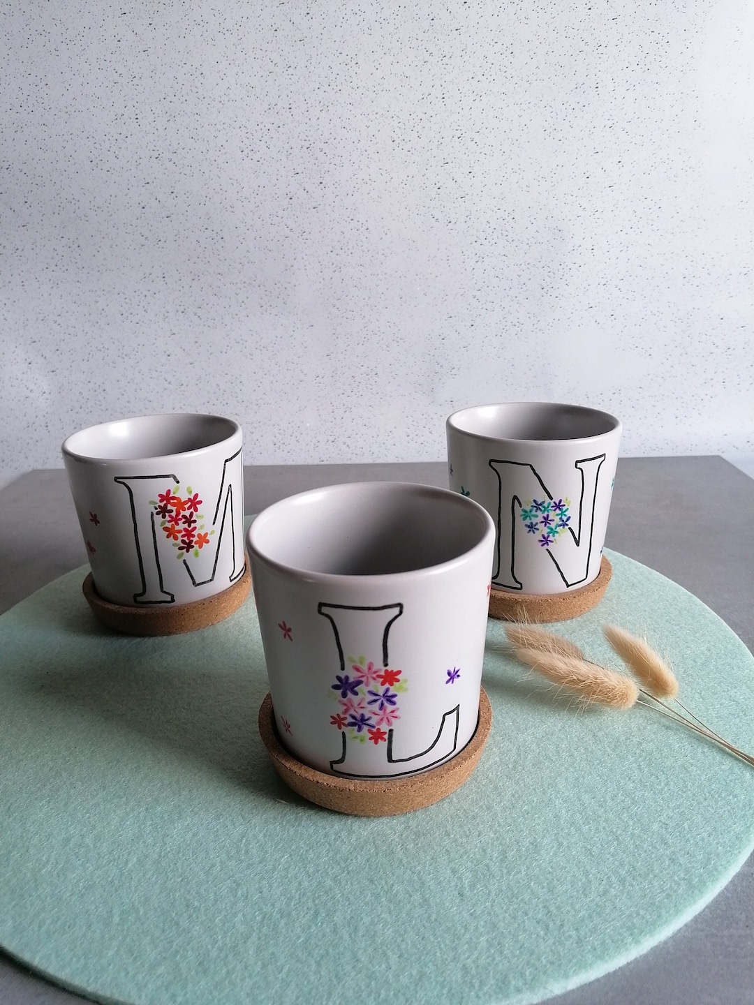 Taza personalizada con la letra inicial, incluye posavasos de corcho ...