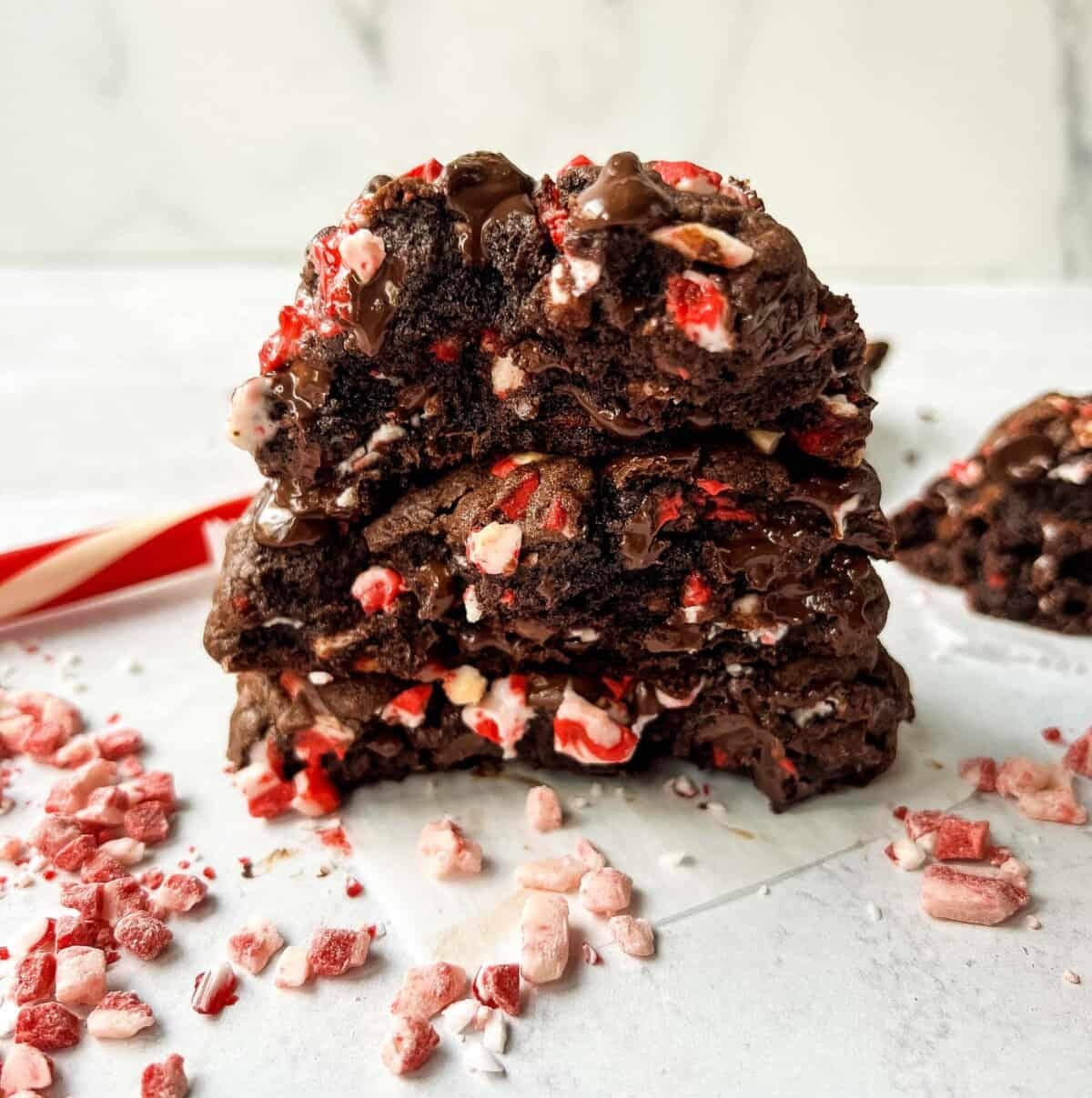 Levain Bakery Chocolate Peppermint Cookie Recipe Gourmet Stuffed Bakery ...