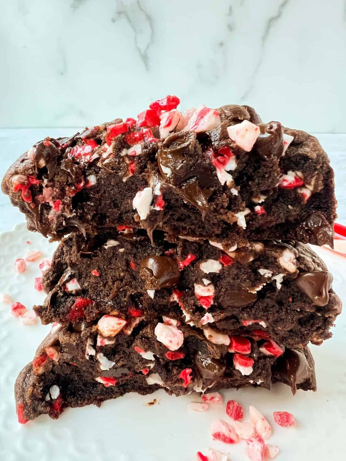 Levain Bakery Chocolate Peppermint Cookie Recipe Gourmet Stuffed Bakery ...