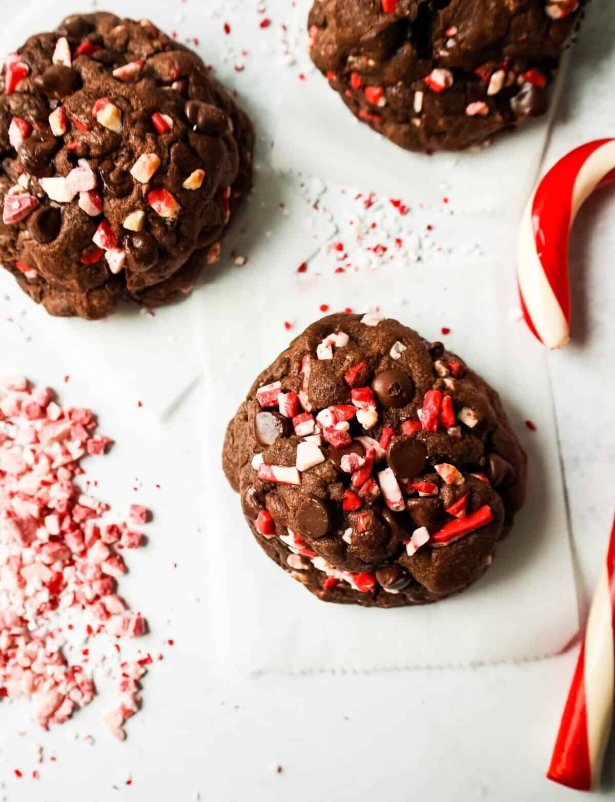 Levain Bakery Chocolate Peppermint Cookie Recipe Gourmet Stuffed Bakery ...