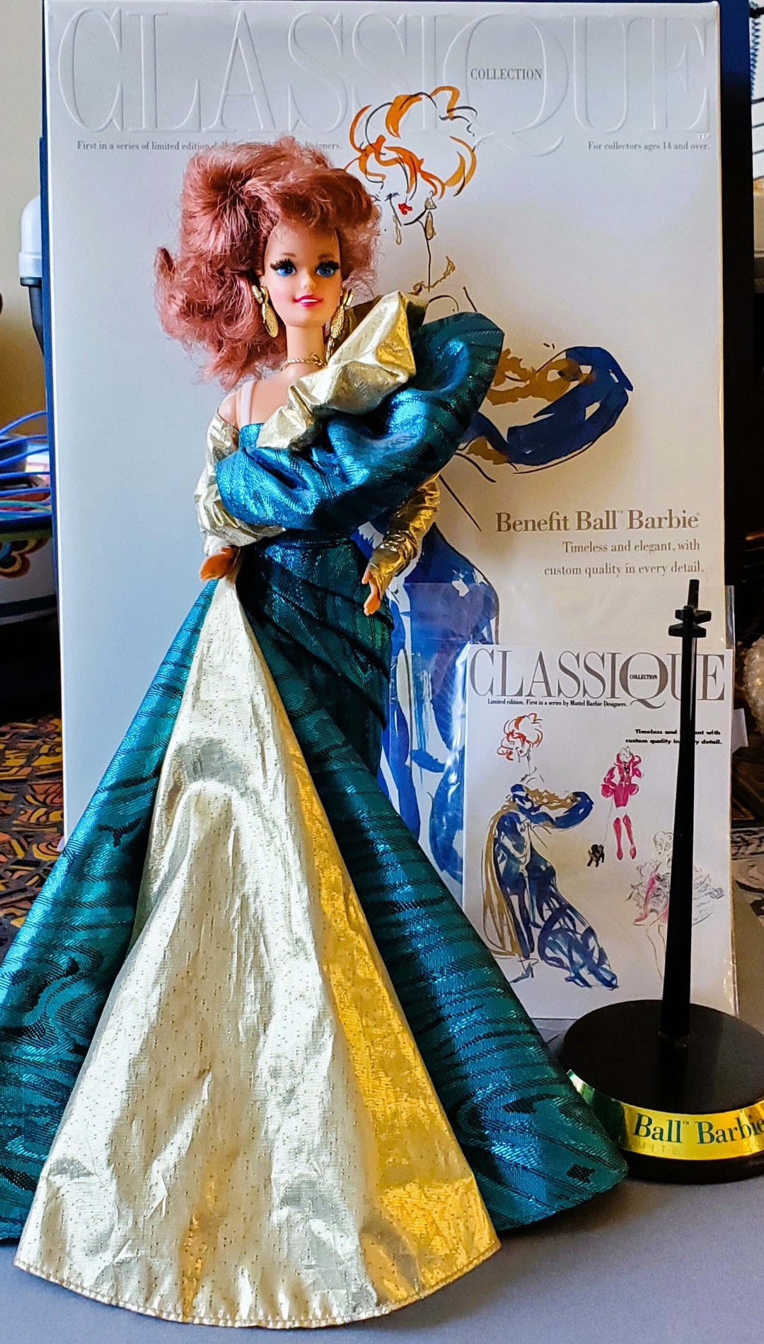 1992 Mattel's Benefit Ball Barbie Doll classique With Stand, Booklet ...