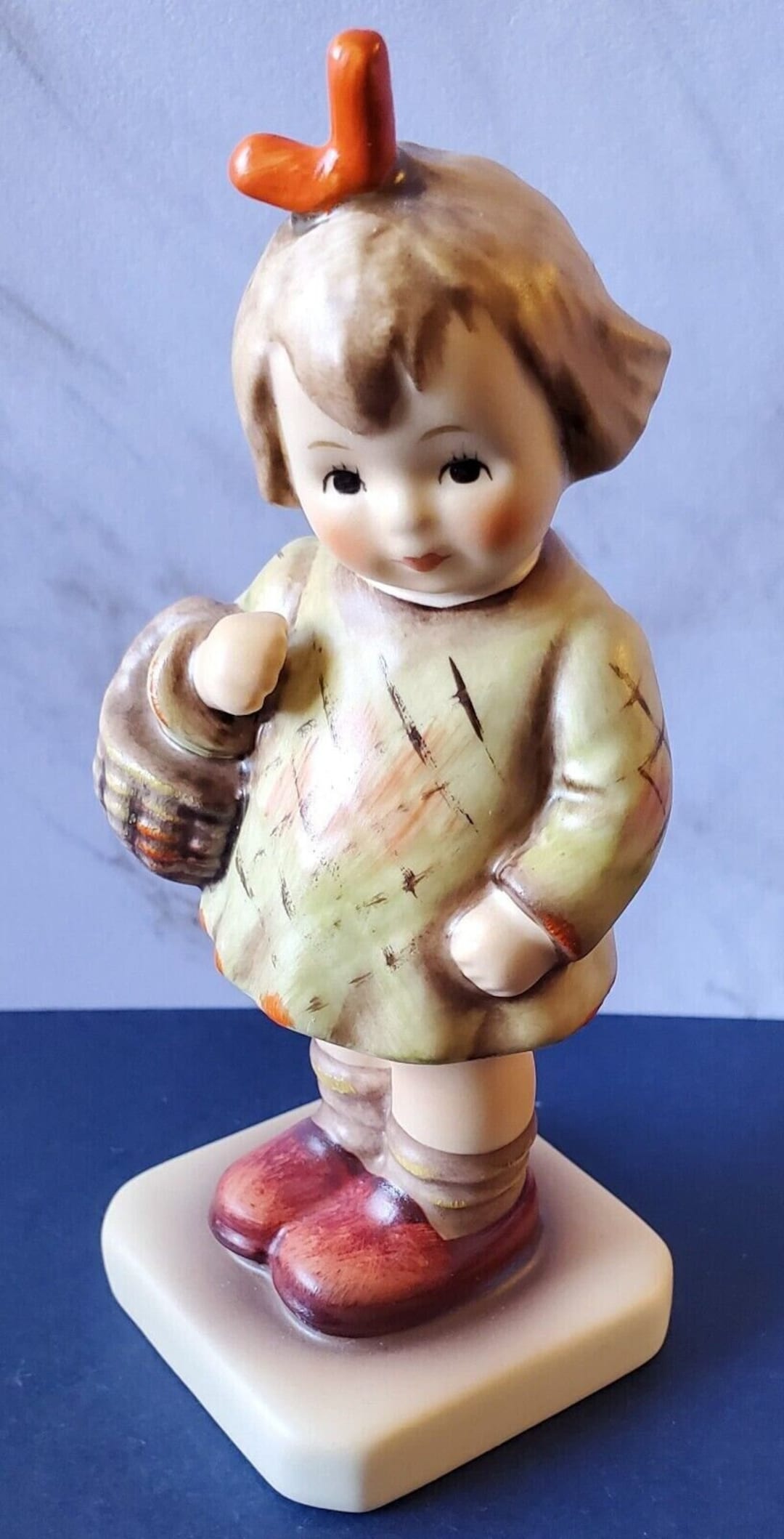 Goebel MI Hummel Club "i Brought You A Gift" 1990 4" High W. Germany ...