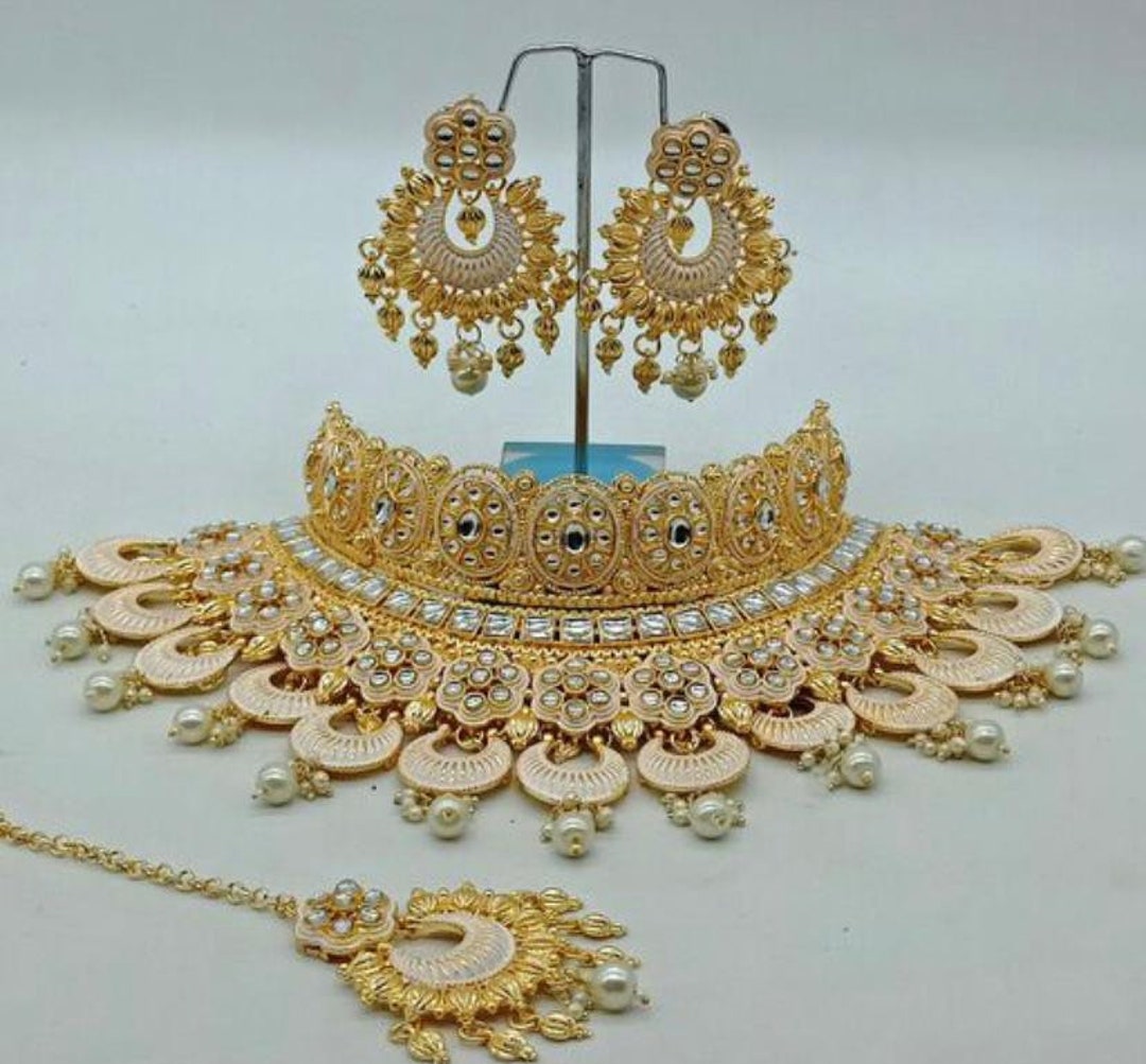 Flower Design With White Meeno & Artificial Beats Necklace Set - Etsy