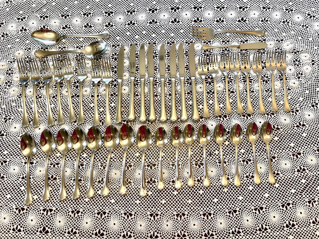 Complete Vintage Oneida MIDTOWNE Silverware Flatware Set From the 90's ...
