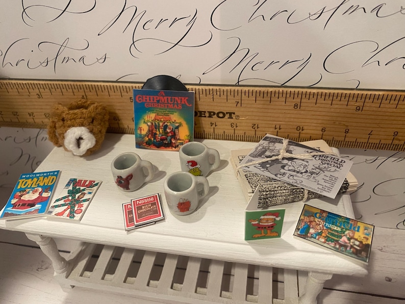 Santa's Miniature Game Closet & Dollhouse Christmas Bookstore, 1:12 ...