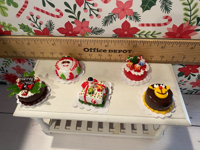Miniature Santa's Sweet Shoppe, Dollhouse Christmas Bakery, 1:12, Cakes ...