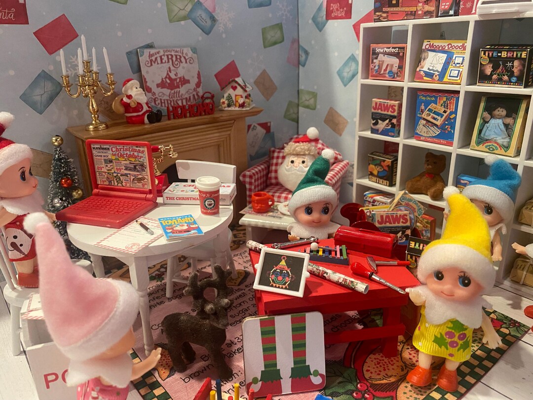 Miniature Santa's Workshop, Dollhouse Christmas, Elves, 1:12, Toys ...