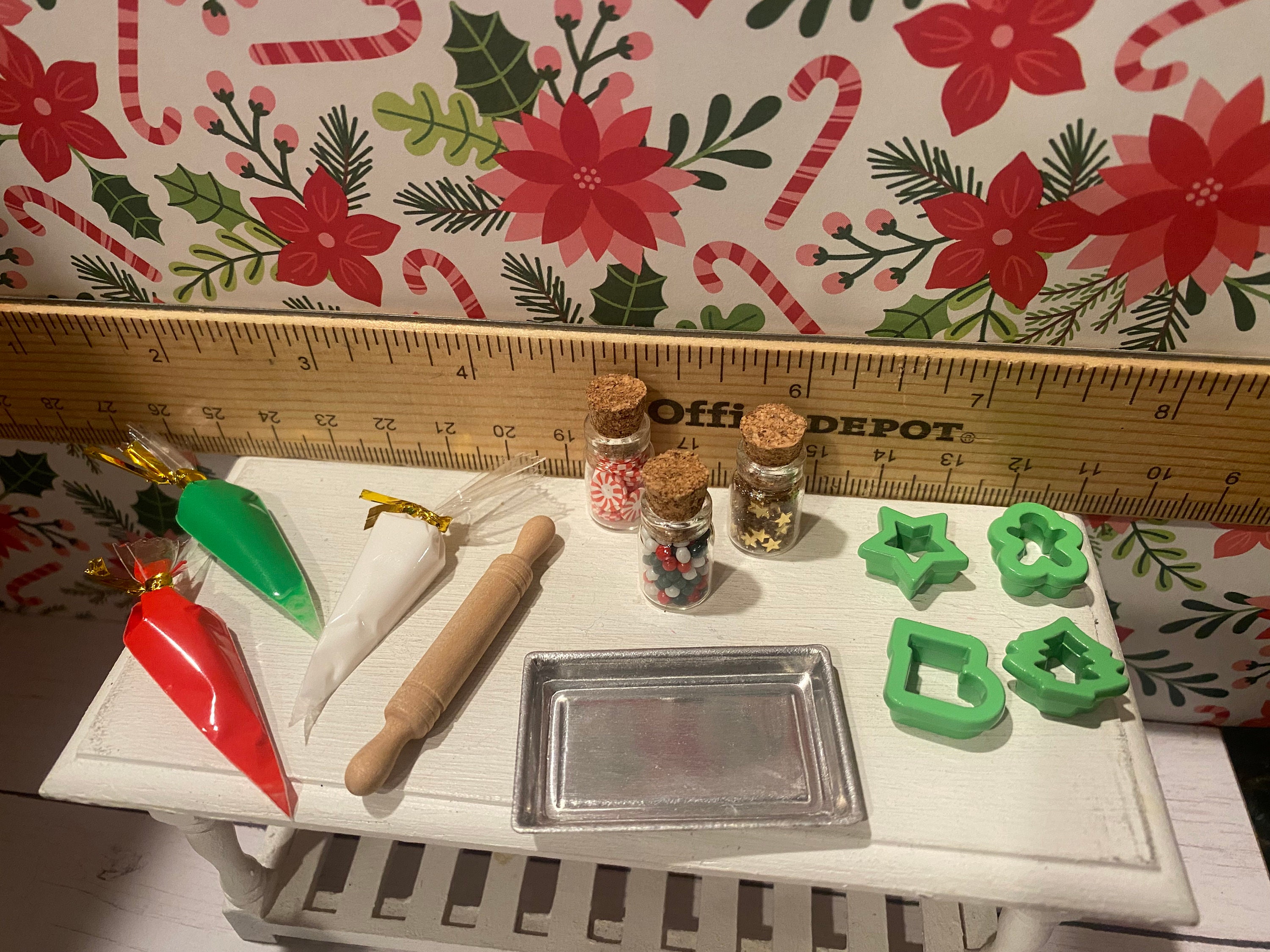 Miniature Santa's Sweet Shoppe, Dollhouse Christmas Bakery, 1:12, Cakes ...