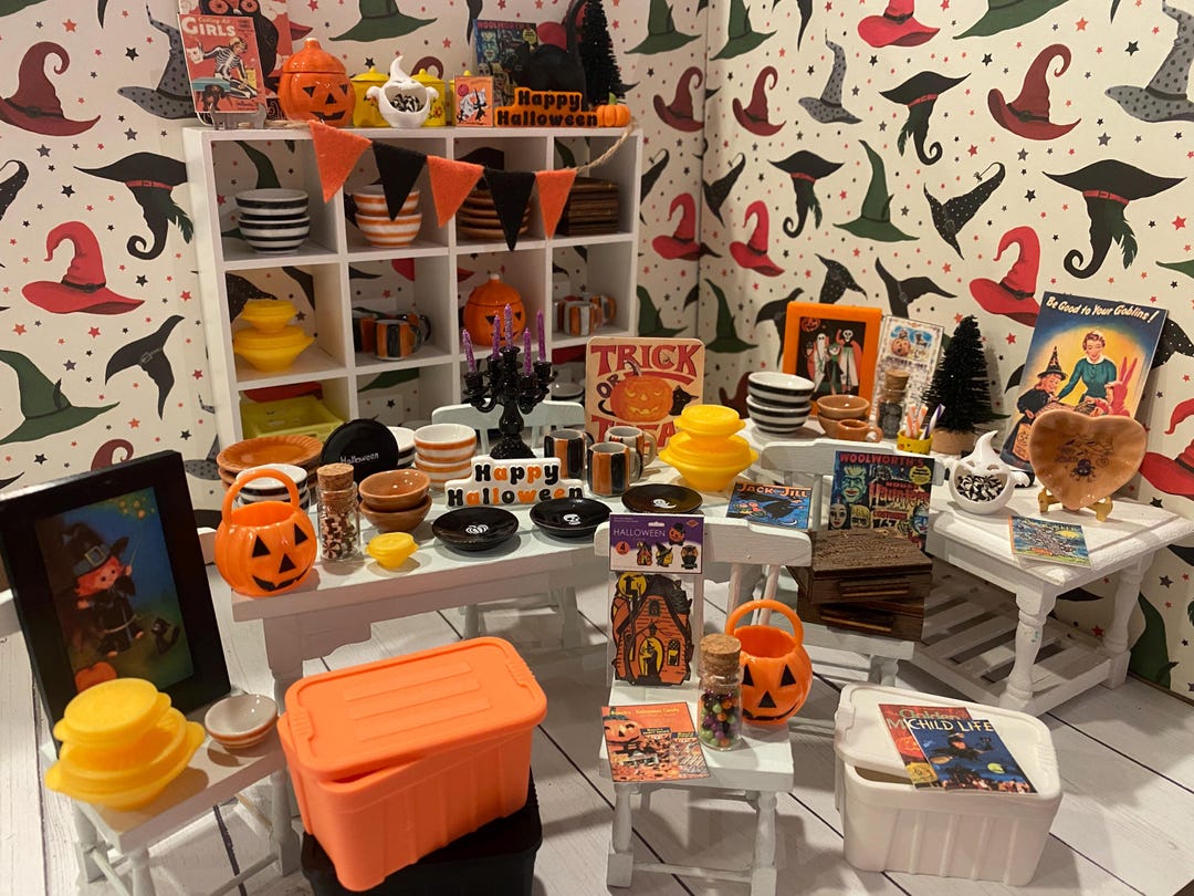 Miniature Spooky Plates, Hilda's Halloween Kitchen Cupboard, Black ...