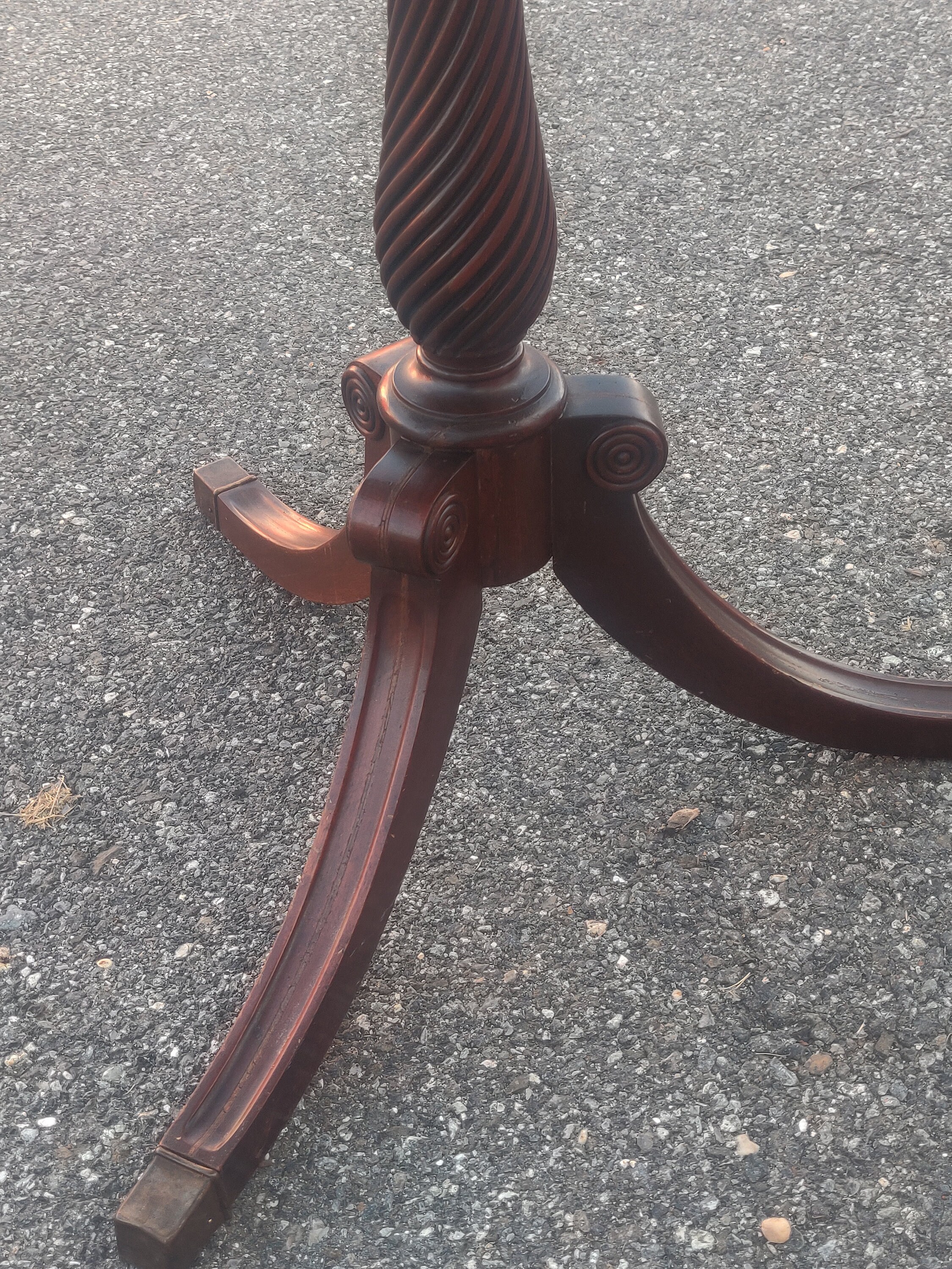 Early 20th Century Vintage Leather Top Mahogany Clover Leaf Shaped Side ...