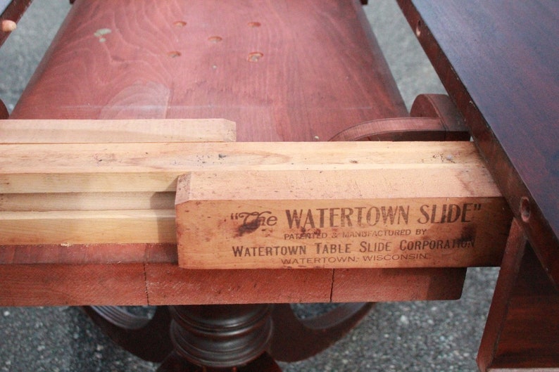 Early 20th Century Watertown Solid Mahogany Traditional Duncan Phyfe ...