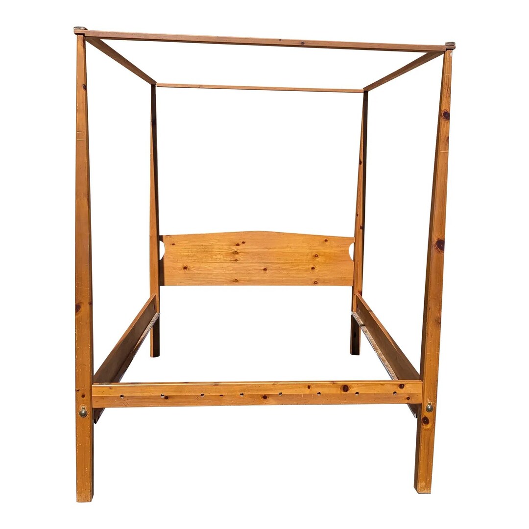 Mid 20th Century American Colonial Style Pine Pencil Post 4 Poster Full ...
