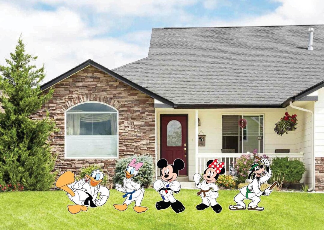 Mickey and Friends Karate Minnie Mouse Donald Daisy Duck Goofy Sports ...