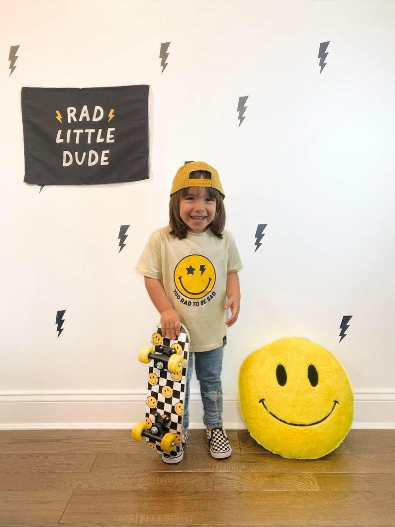 Too Rad to Be Sad - Happy Face Smiley Face Tshirt - Etsy