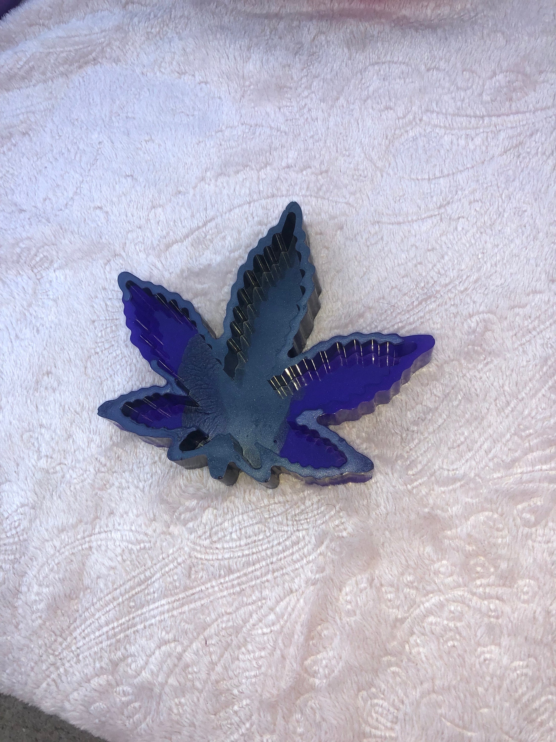 Pot Leaf Ashtrays - Etsy