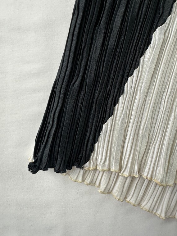 90's Glam Black White Diamond Pattern Pleated Midi Dr… - Gem