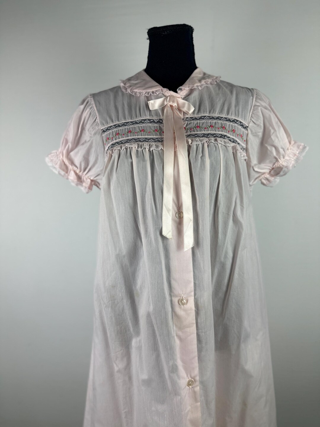 80's Embroidered Lace Trim Pink House-dress Robe Vintage - Etsy