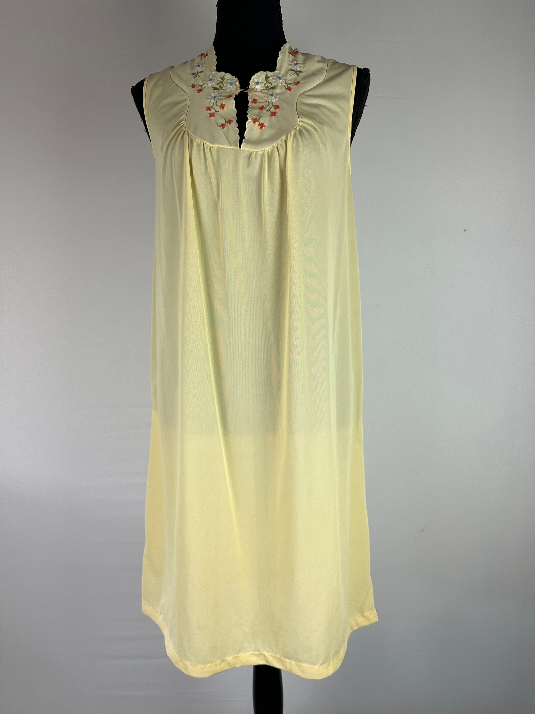 80's Nightgown Robe Set Yellow Embroidered Floral Accents - Etsy